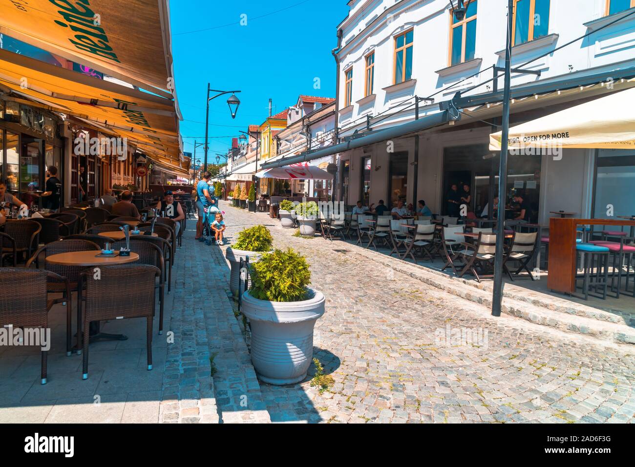 Nis center hi-res stock photography and images - Alamy