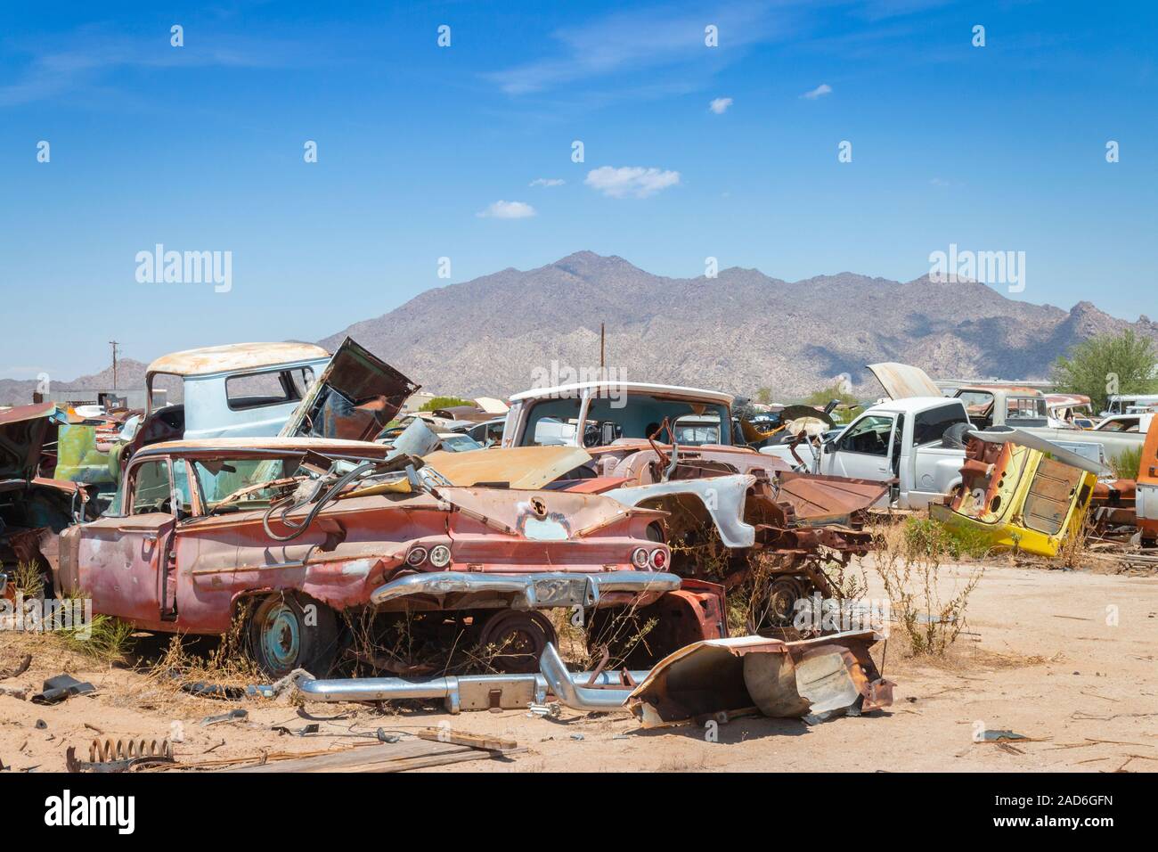 Old trucks arizona junk yard hi-res stock photography and images - Alamy