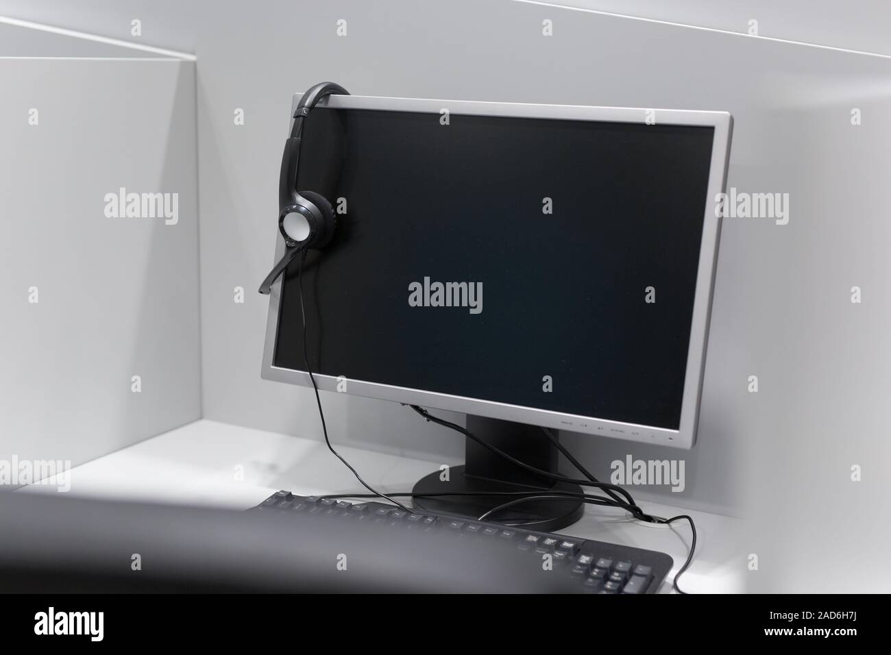 empty call center office Stock Photo - Alamy