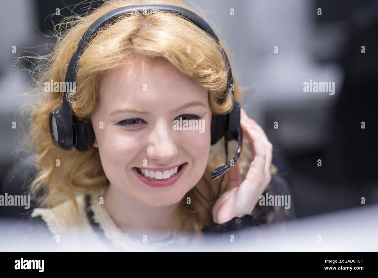 Female centre hi-res stock photography and images - Alamy