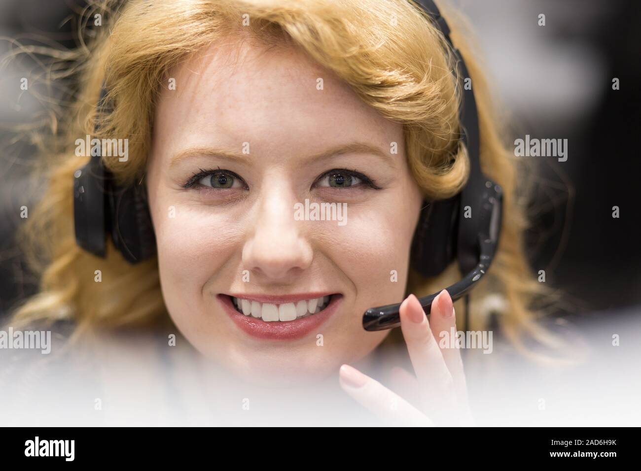 The smile centre hi-res stock photography and images - Alamy