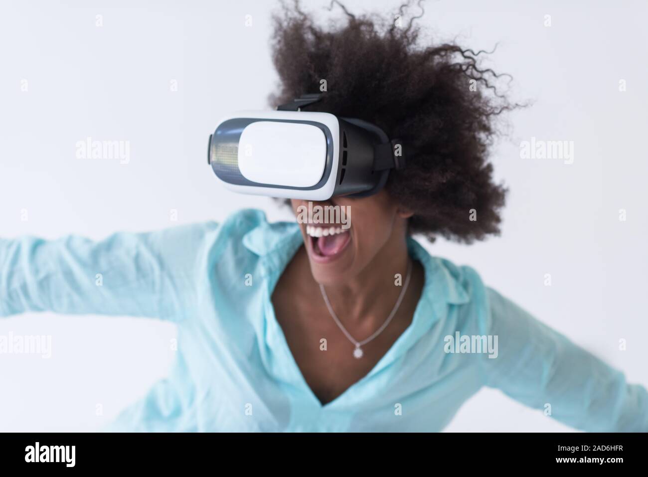 black girl using VR headset glasses of virtual reality Stock Photo - Alamy
