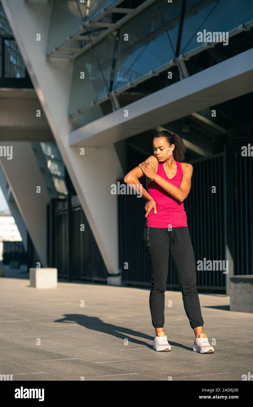 Shoulder stock hi-res stock photography and images - Alamy