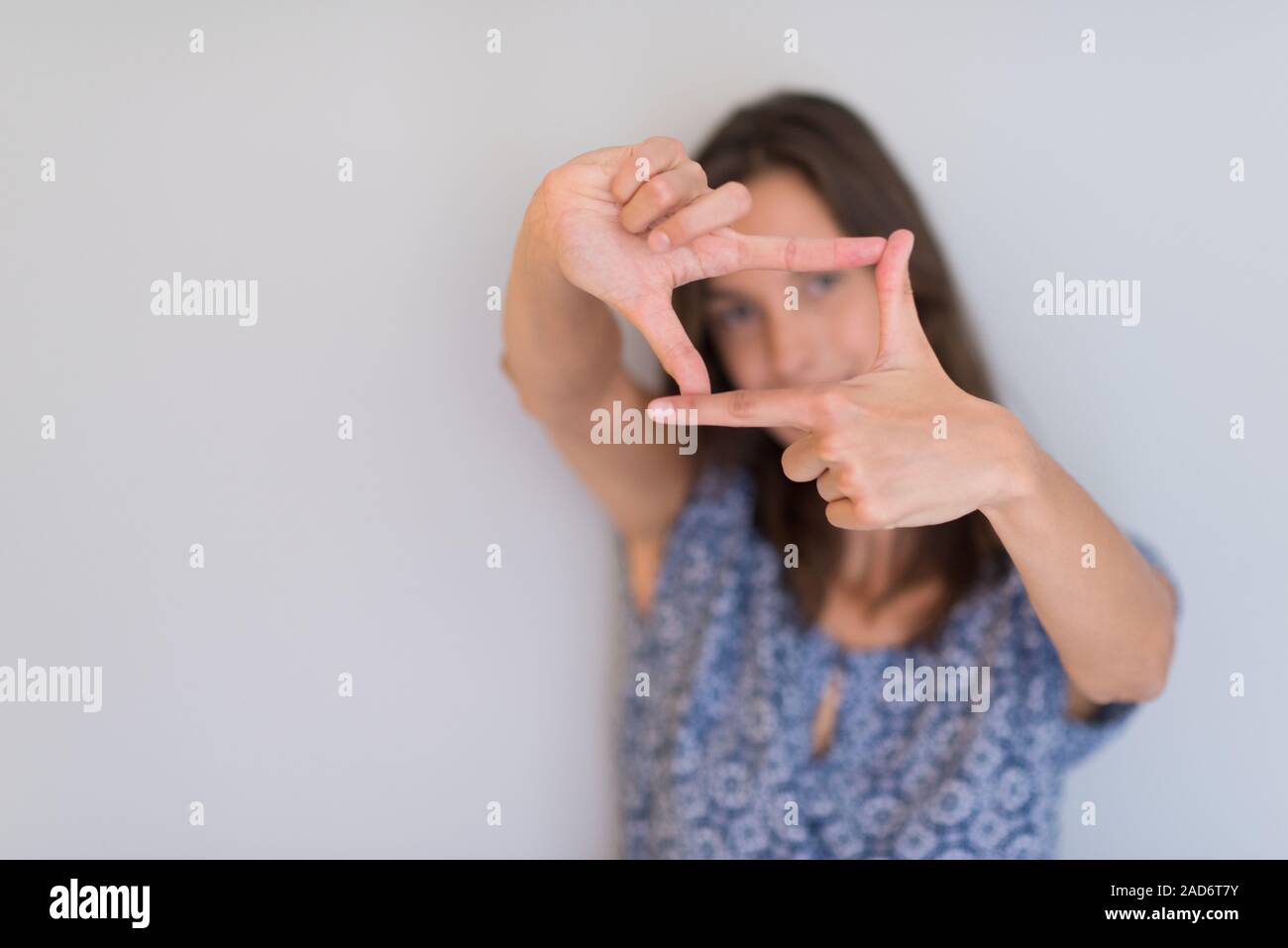 Focus framing gesture hi-res stock photography and images - Alamy