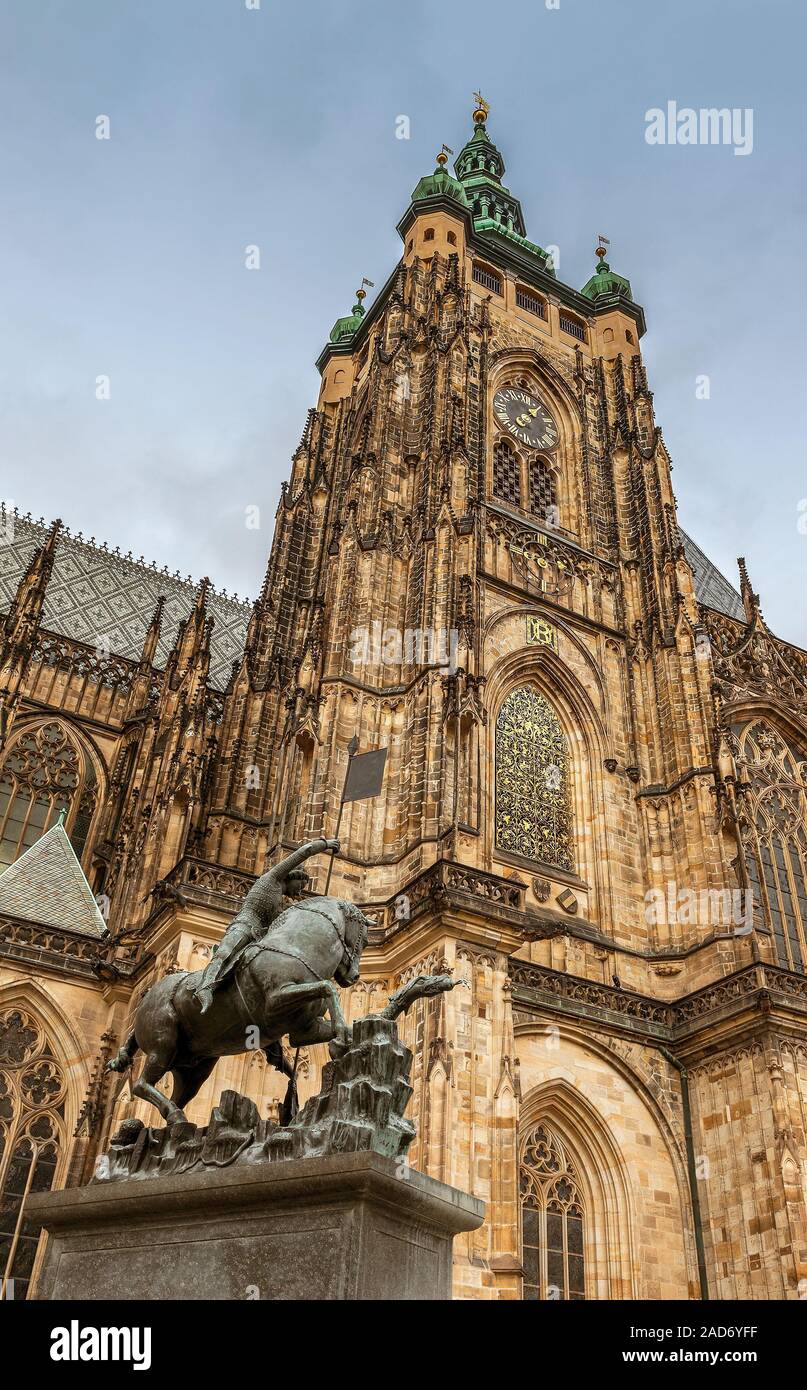 Walking around Pre-Christmas Prague city Stock Photo - Alamy