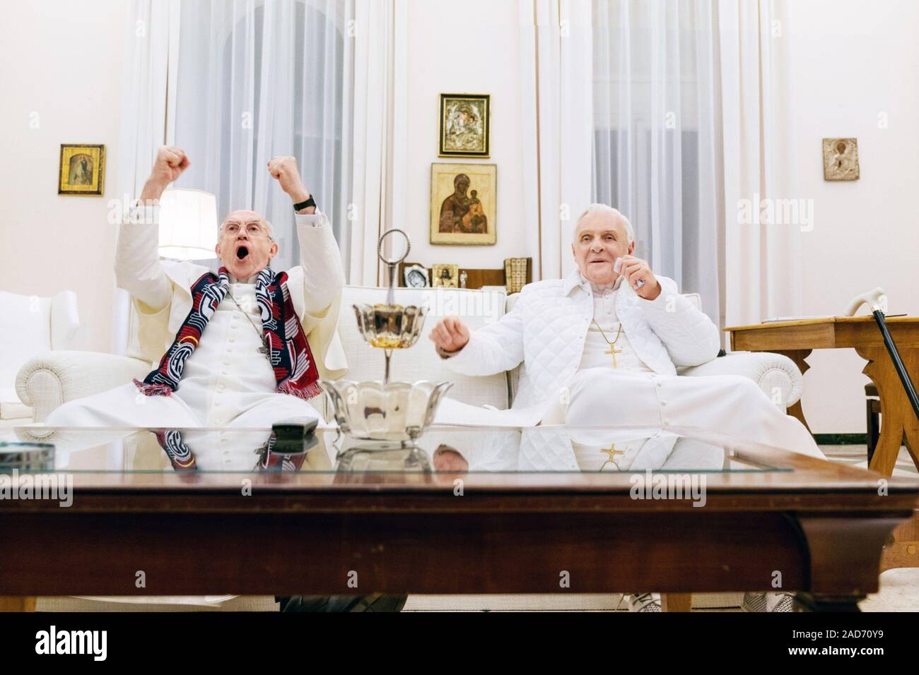 THE TWO POPES, from left: Jonathan Pryce as Cardinal Bergoglio in ...