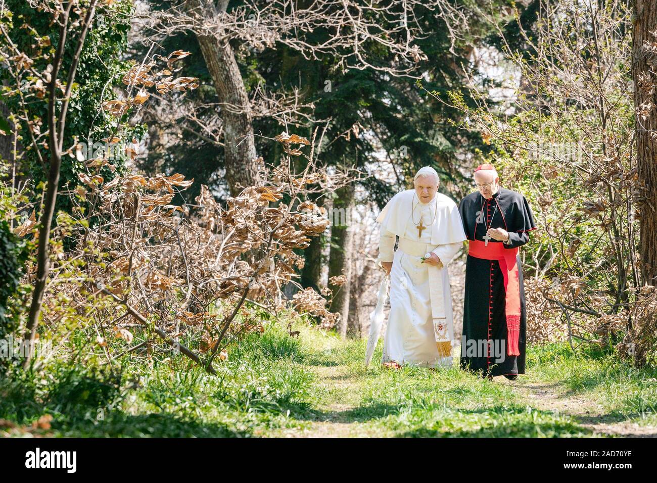 THE TWO POPES, from left: Anthony Hopkins as Pope Benedict XVI ...