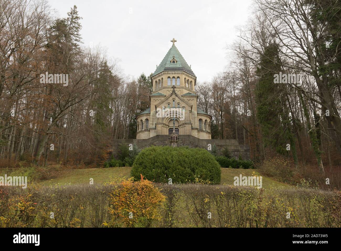 Votivkapelle berg hi-res stock photography and images - Alamy