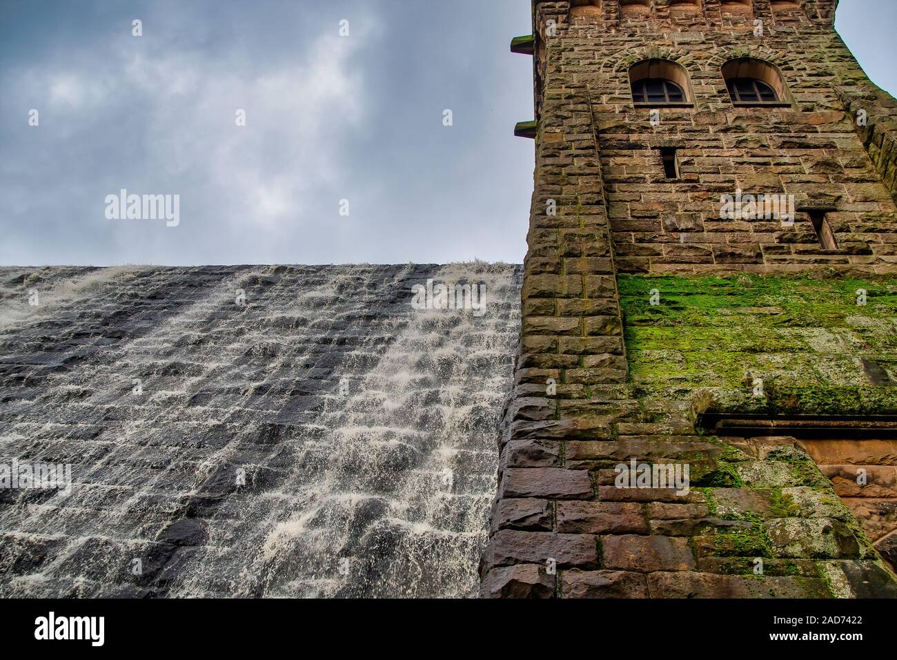 View of Derwent Dam and Reservoir in overflow, Peak District ...