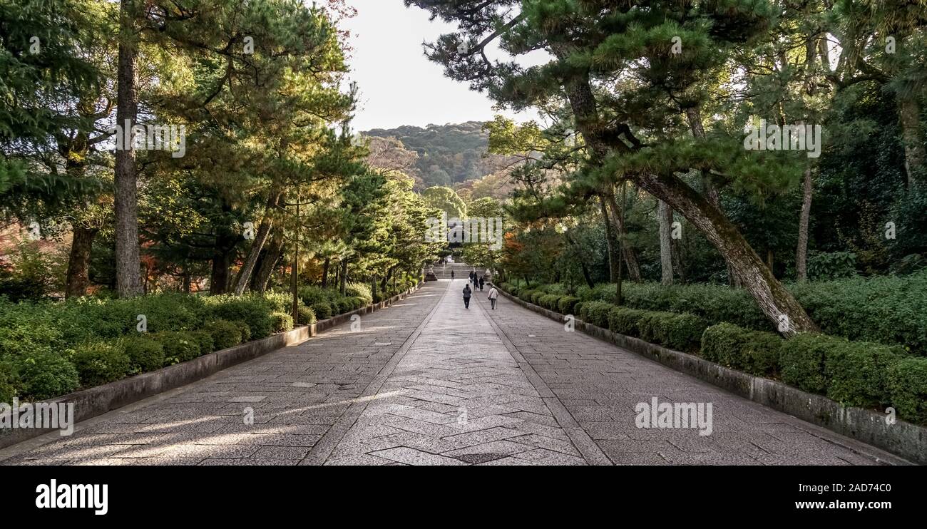 Otanii Sobyo, the tomb of Shinran,, Founder of the Pure Land Buddhism ...