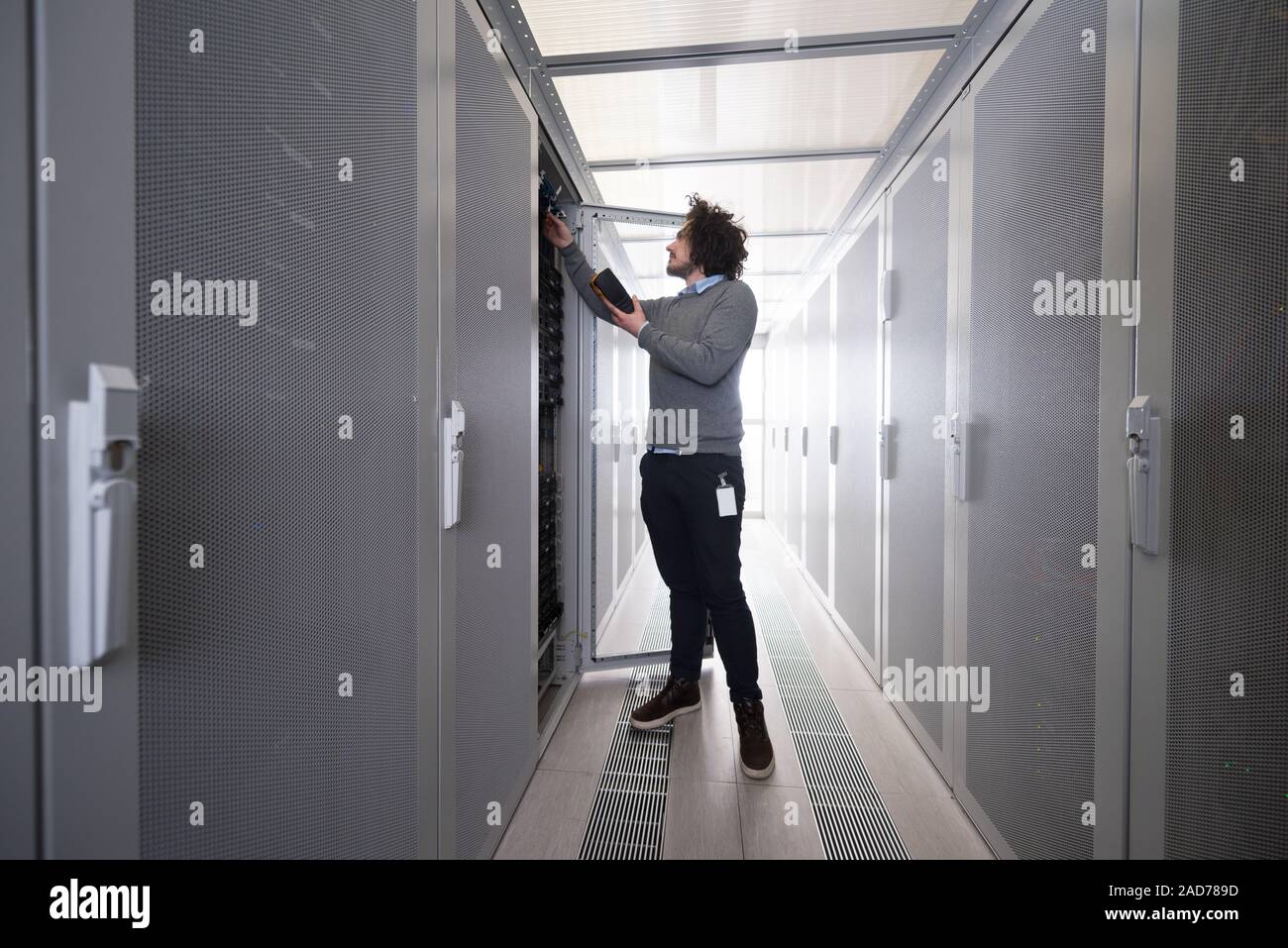 Data cable analyzer hi-res stock photography and images - Alamy