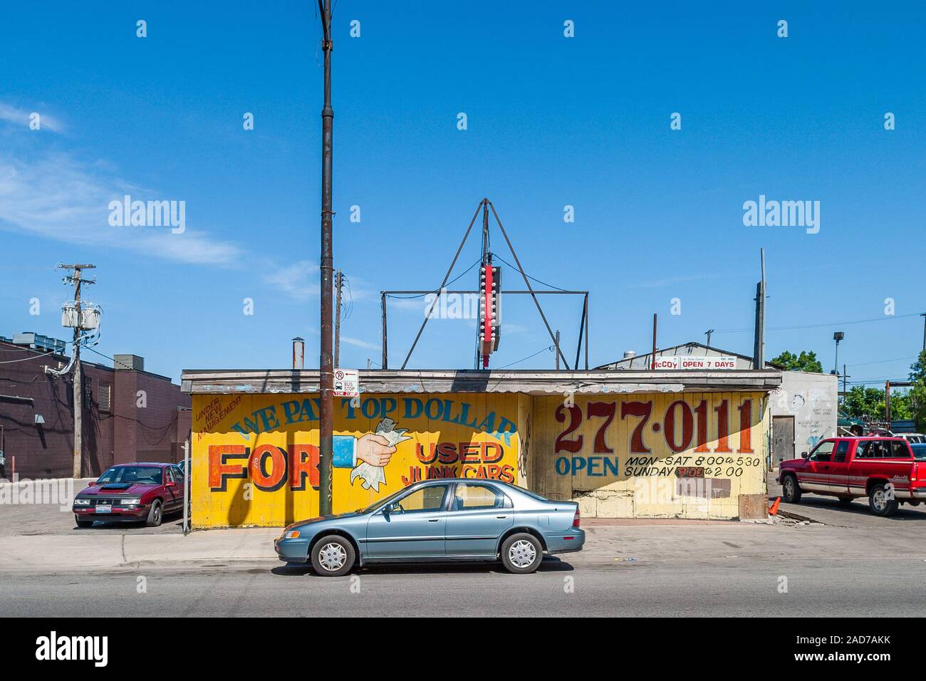 Junkyard scene hi-res stock photography and images - Alamy