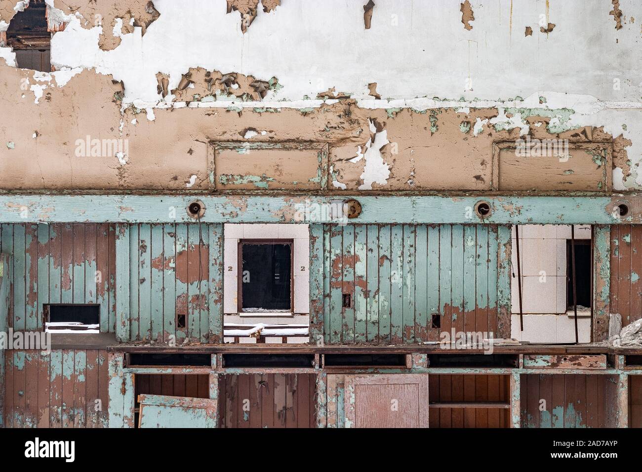 Abandon abandoned office building interior hi-res stock photography and ...