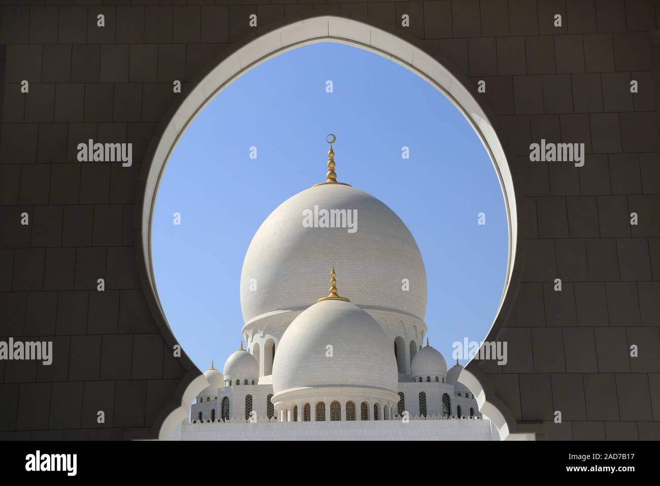Abu Dhabi, Sheikh Zayed Grand Mosque, domes and arches Stock Photo - Alamy
