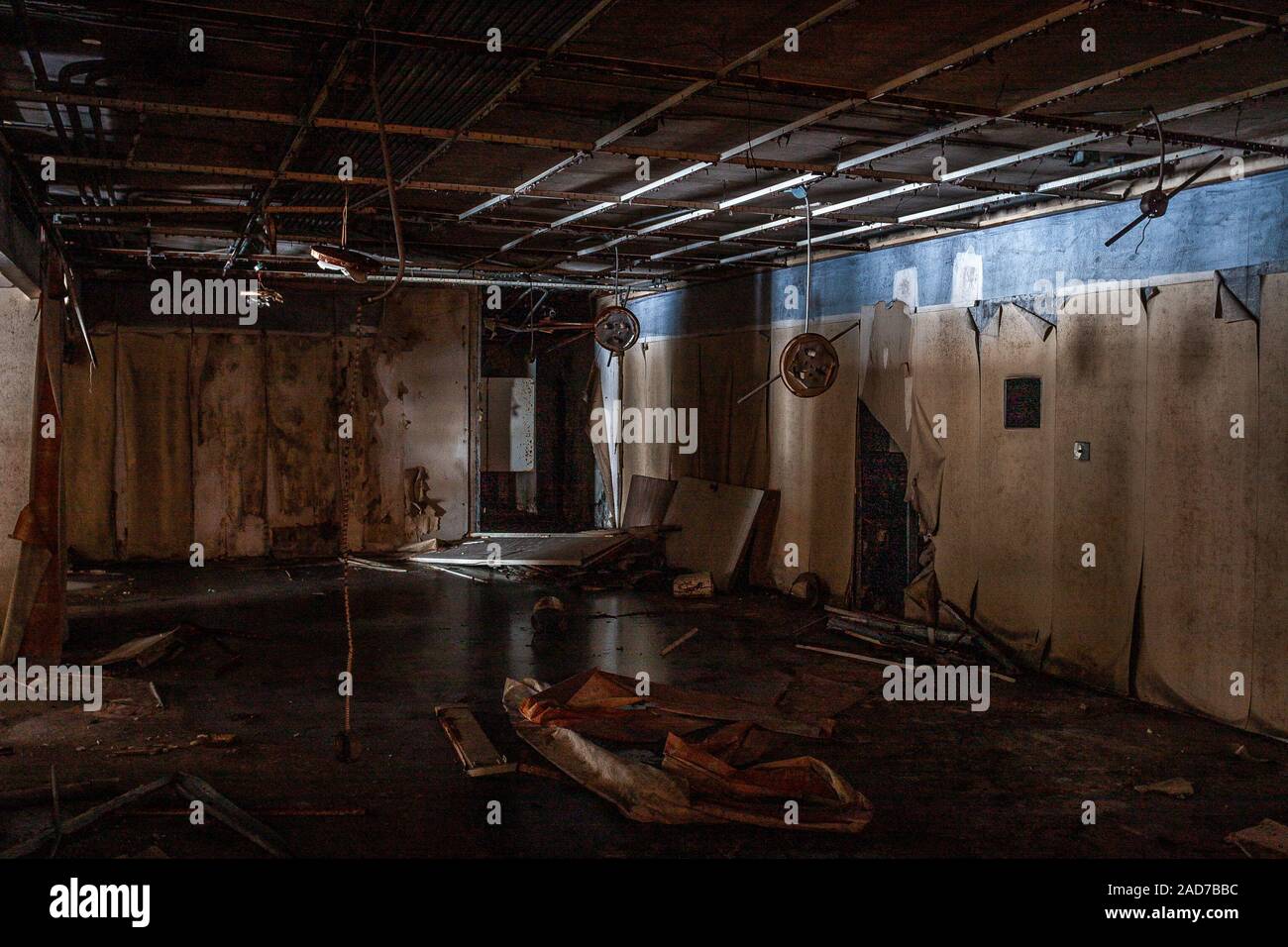 Interior of abandoned Holiday Inn hotel in downtown Gary Stock Photo ...