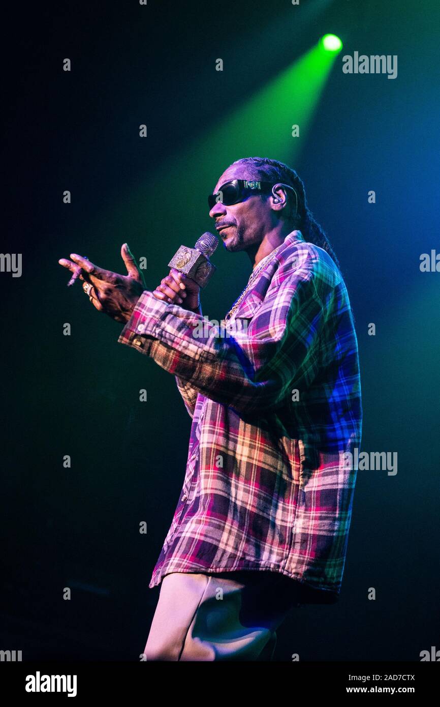 SAN FRANCISCO, CALIFORNIA - DECEMBER 03: SNOOP DOGG performs live ...
