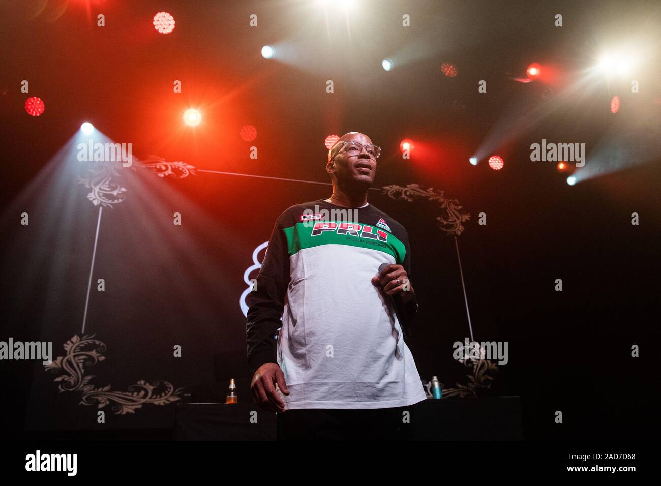 SAN FRANCISCO, CALIFORNIA - DECEMBER 03: Warren G performs live onstage ...