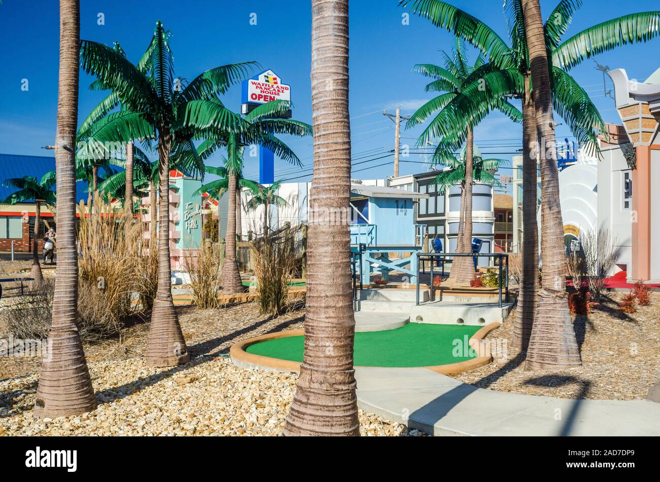 Resort mini golf course hi-res stock photography and images - Alamy
