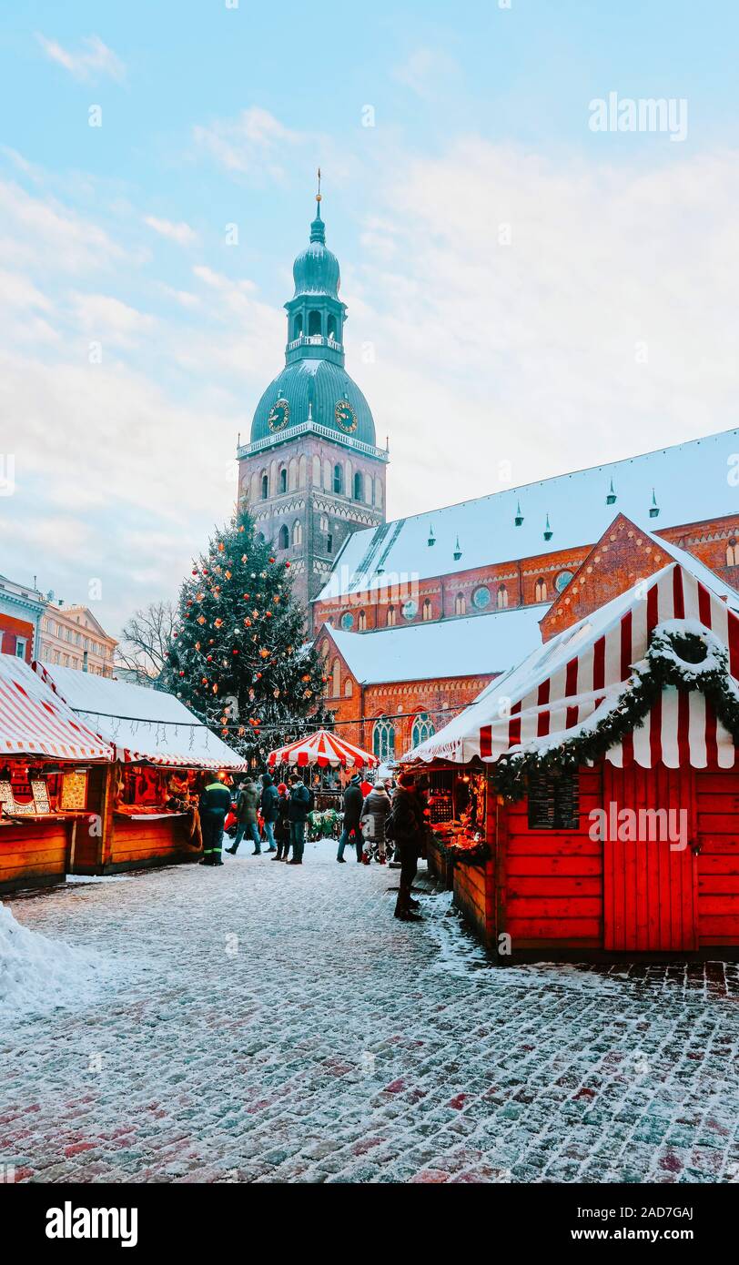 People Christmas market Dome Square Xmas tree snow Riga reflex Stock ... People Christmas market Dome Square Xmas tree snow Riga reflex Stock ...