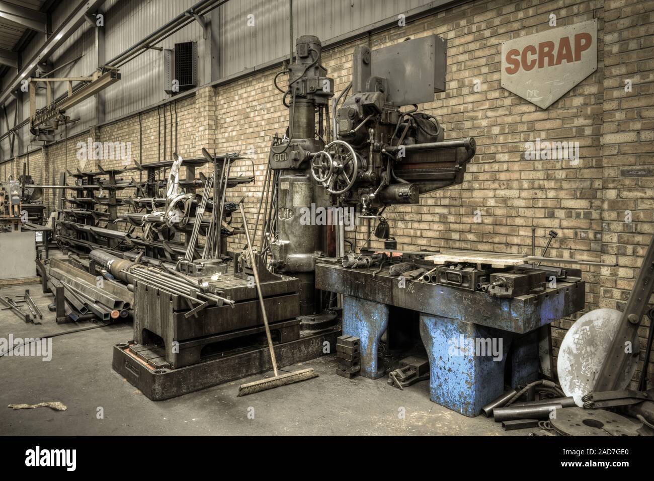 Old lathe hi-res stock photography and images - Alamy