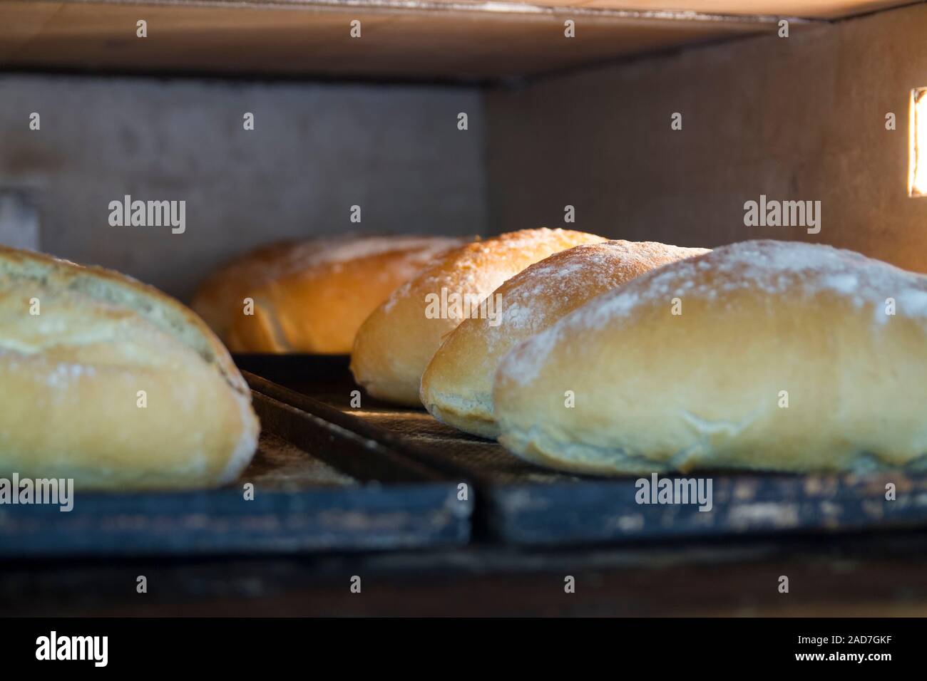Loaves of bread oven hi-res stock photography and images - Alamy