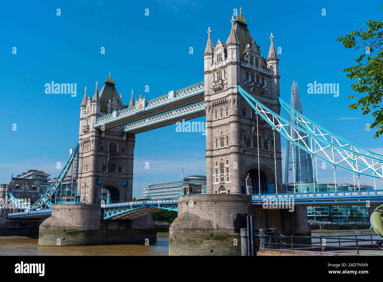 Tower bridge on sunny hi-res stock photography and images - Alamy