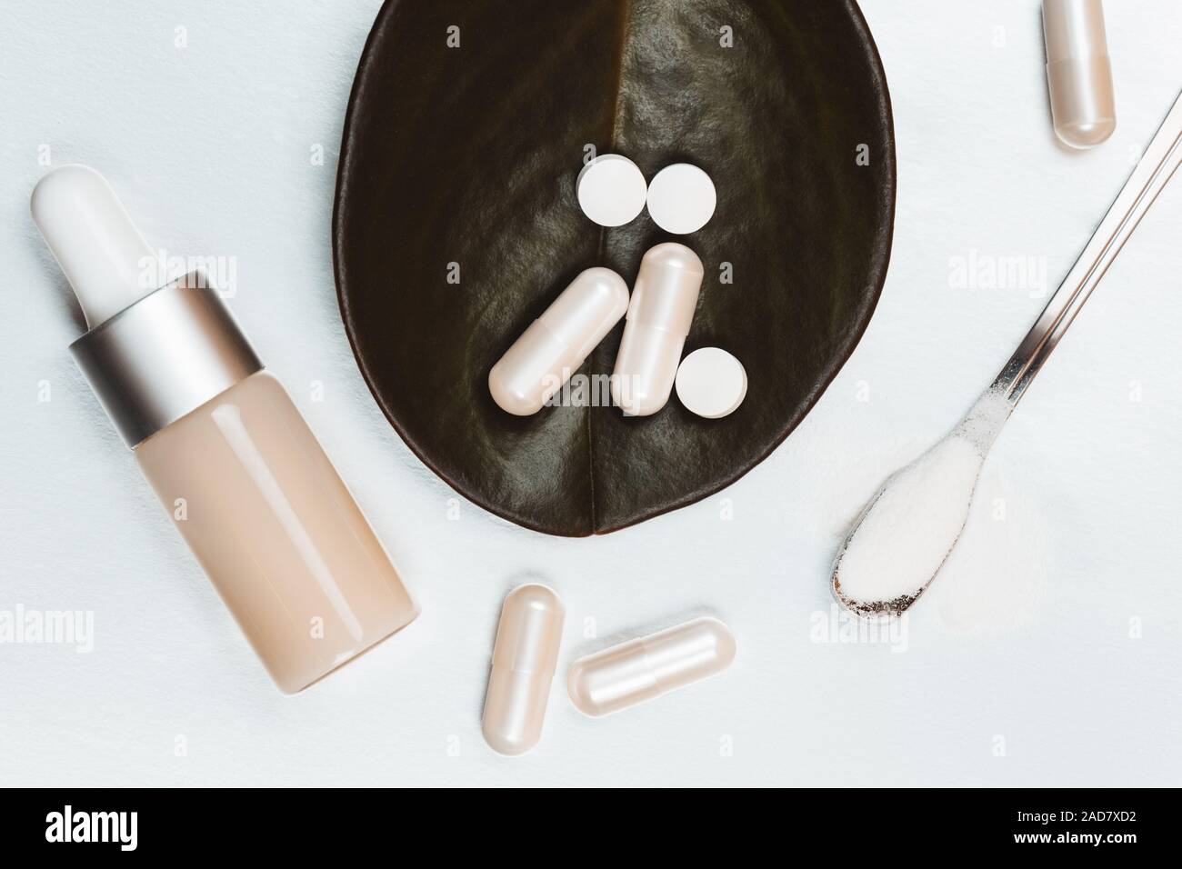 Different types of collagen. Powder, capsules, tablets and fluid Stock ...