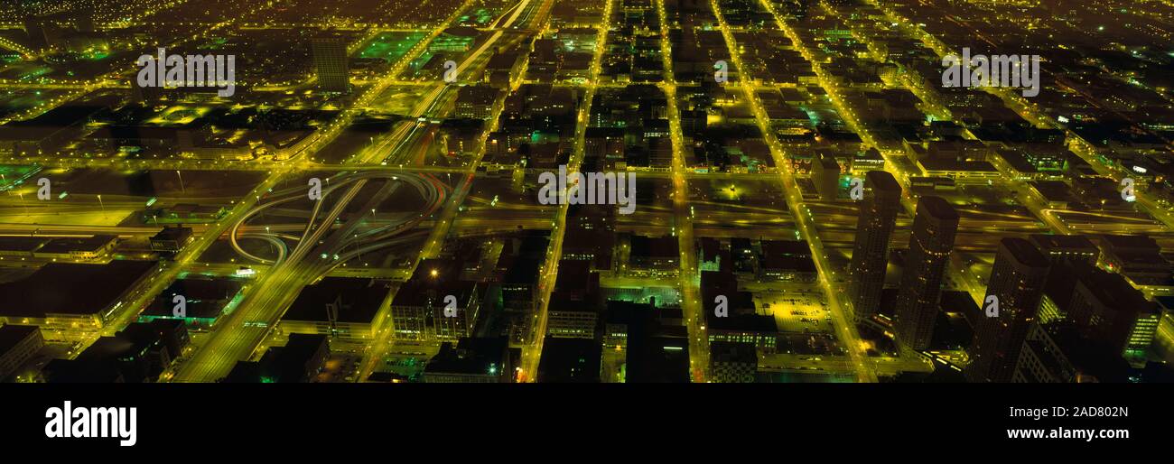 Chicago aerial night streets hi-res stock photography and images - Alamy