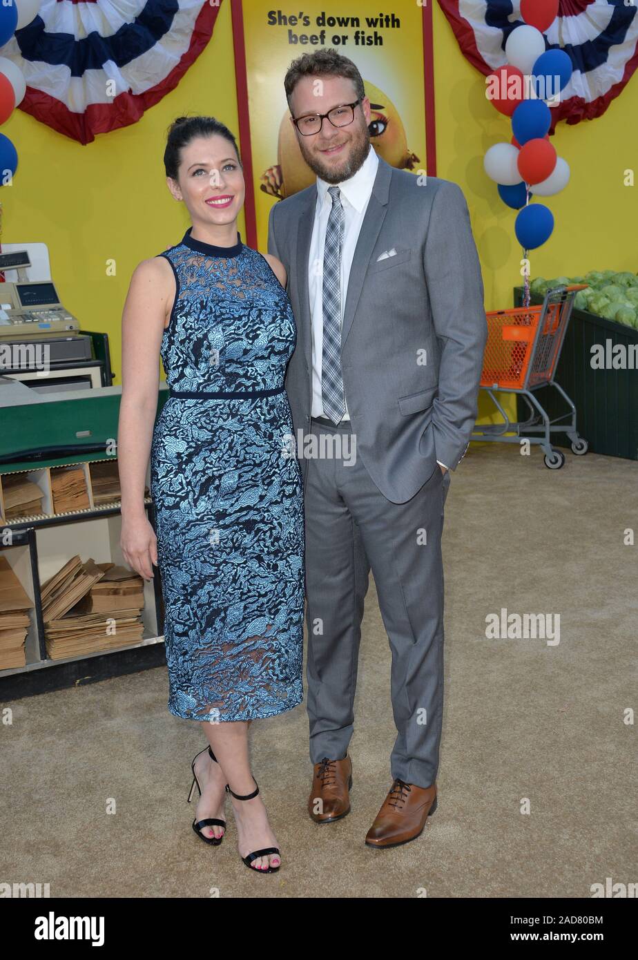 Seth rogen and wife lauren miller hi-res stock photography and images ...