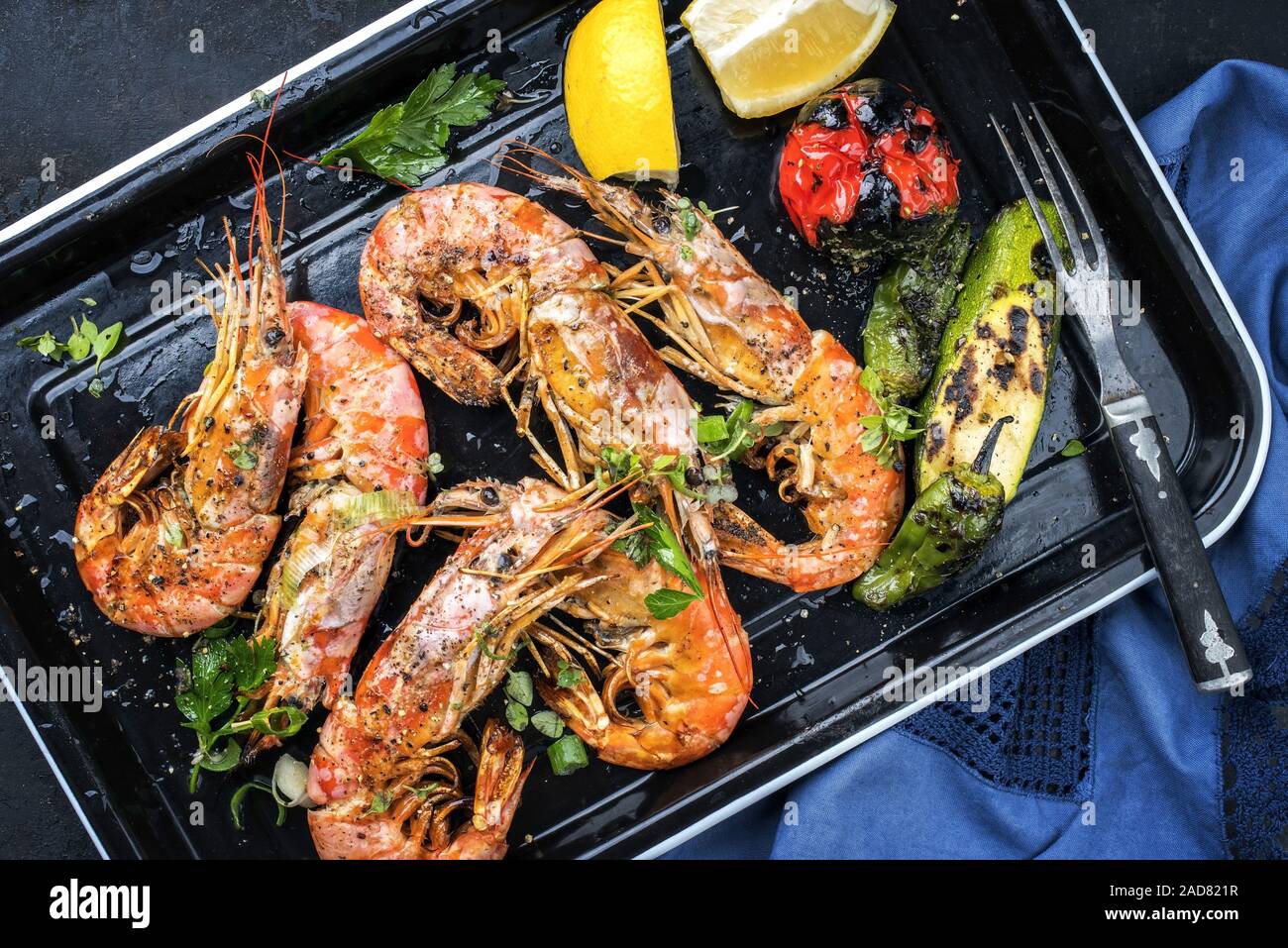 Live Large Tiger Prawns For Giant Tampines Hypermarket On, 47% OFF