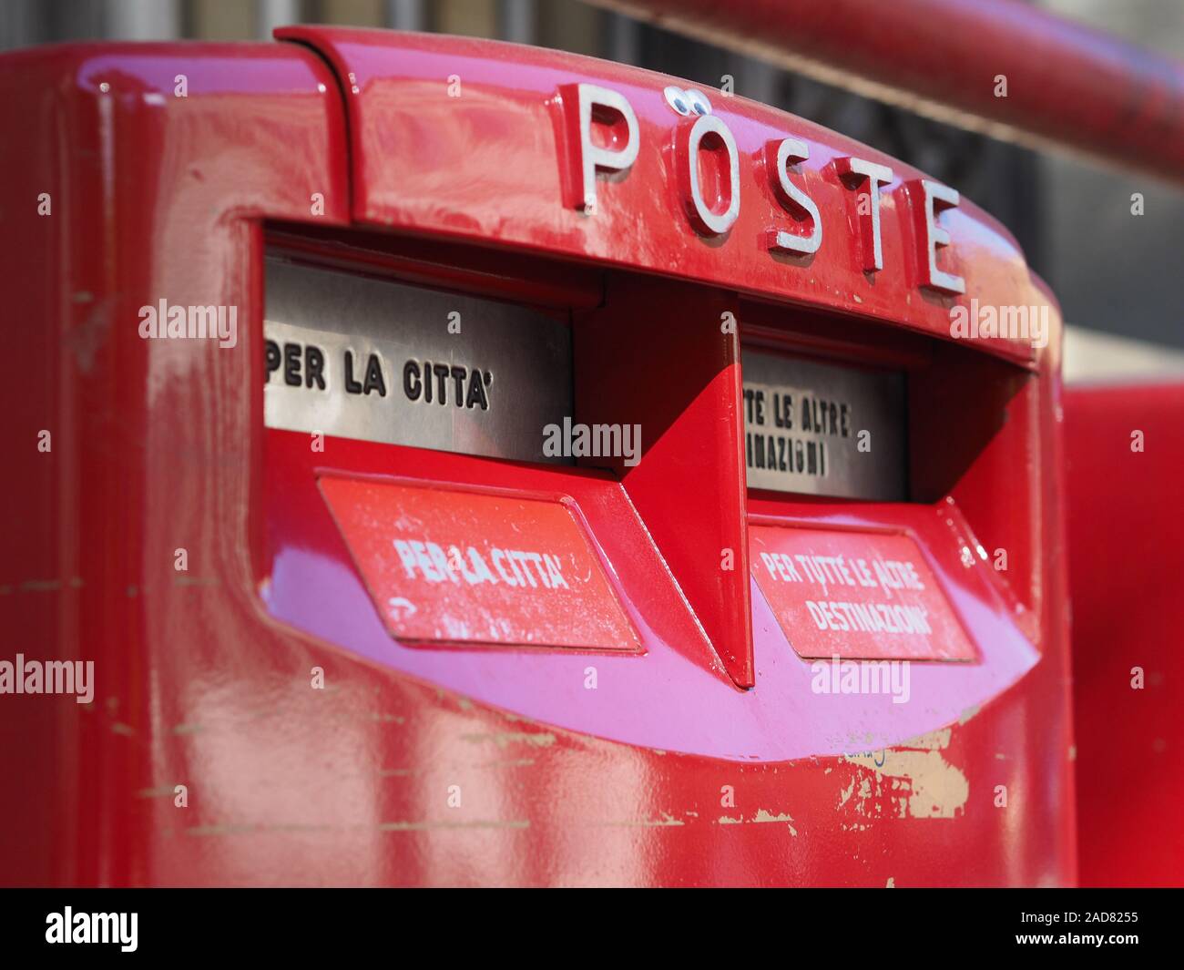 Italian postbox hi-res stock photography and images - Alamy