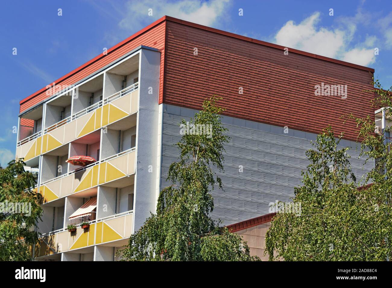 Building social housing hi-res stock photography and images - Alamy