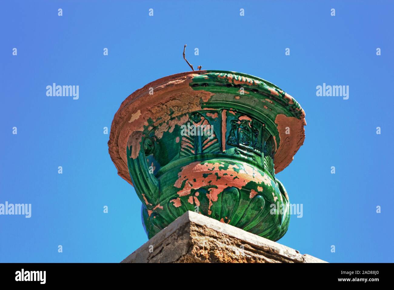 Vase old hi-res stock photography and images - Alamy