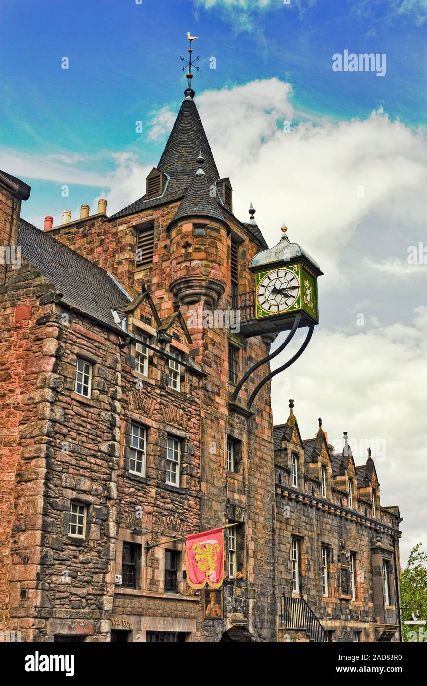 Edinburgh retro hi-res stock photography and images - Alamy