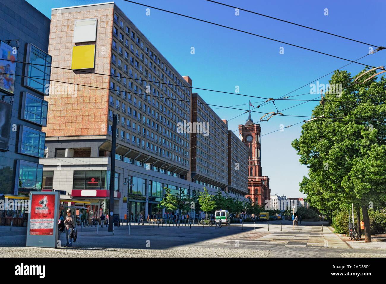 East berlin building hi-res stock photography and images - Alamy
