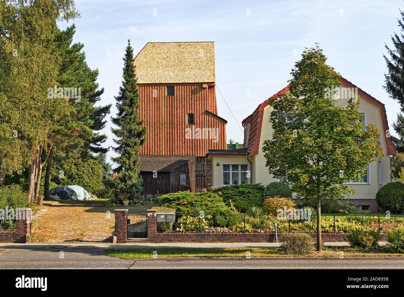 House and mill hi-res stock photography and images - Alamy