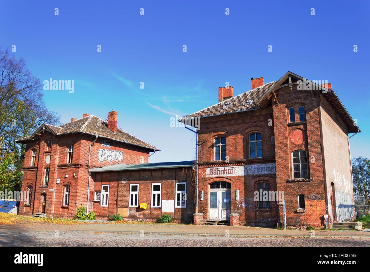 Old station hi-res stock photography and images - Alamy