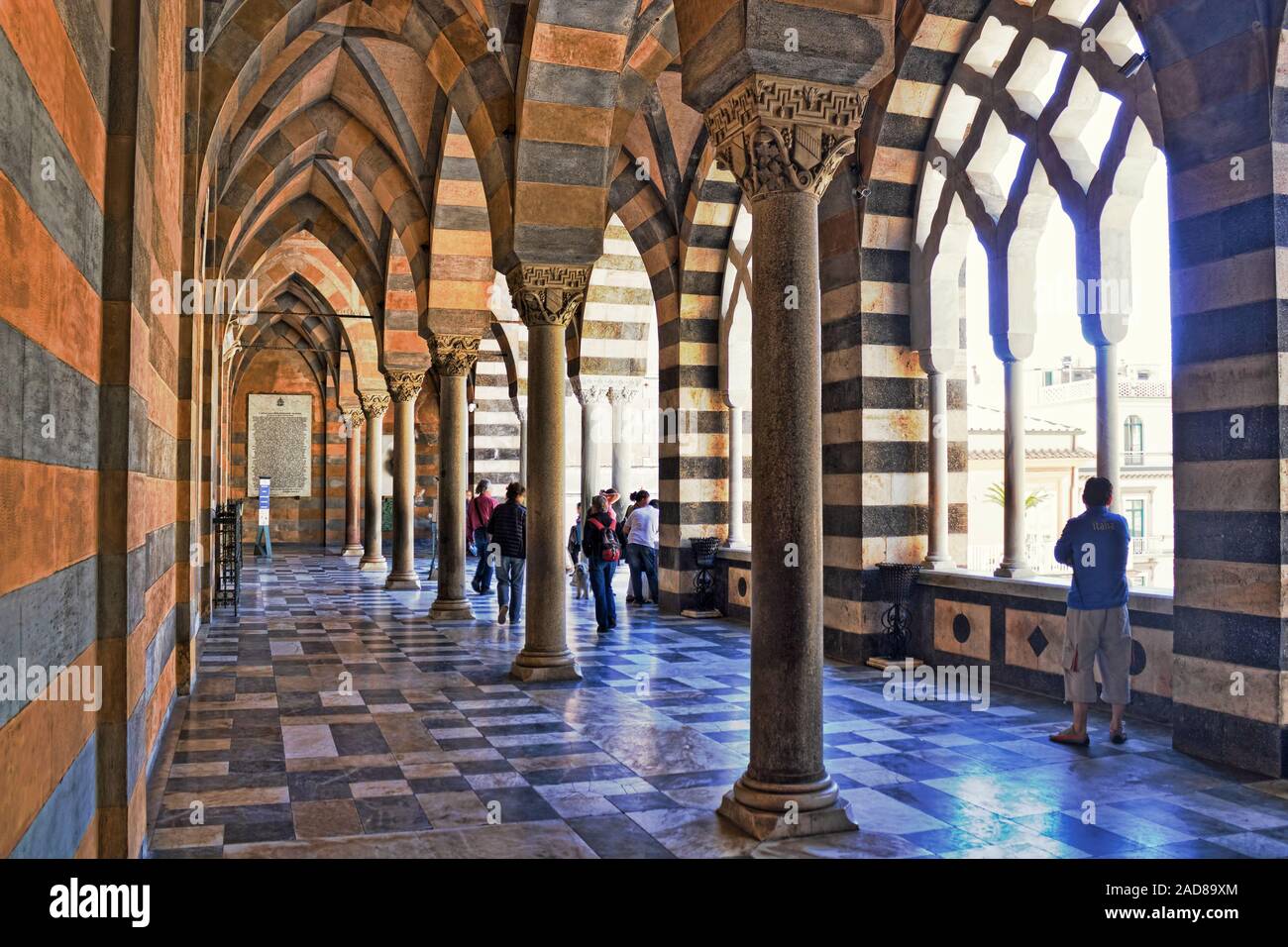 Cloister horizontal hi-res stock photography and images - Alamy