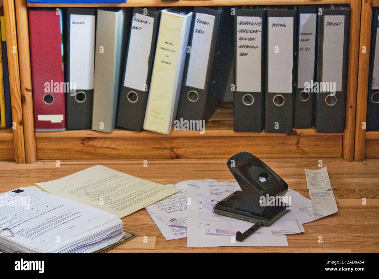 Horizontal file hi-res stock photography and images - Alamy