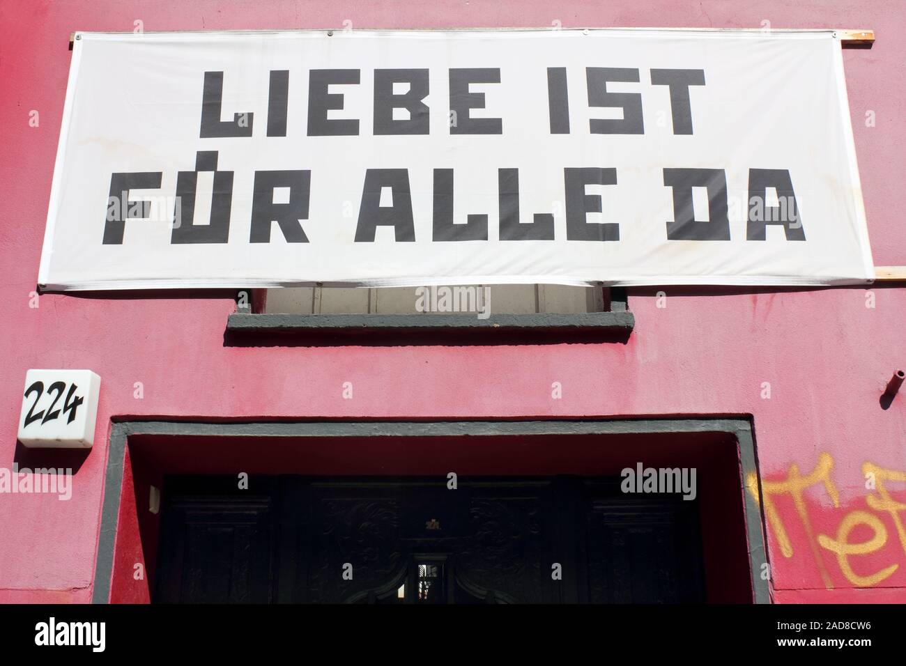 Everyone love hi-res stock photography and images - Alamy