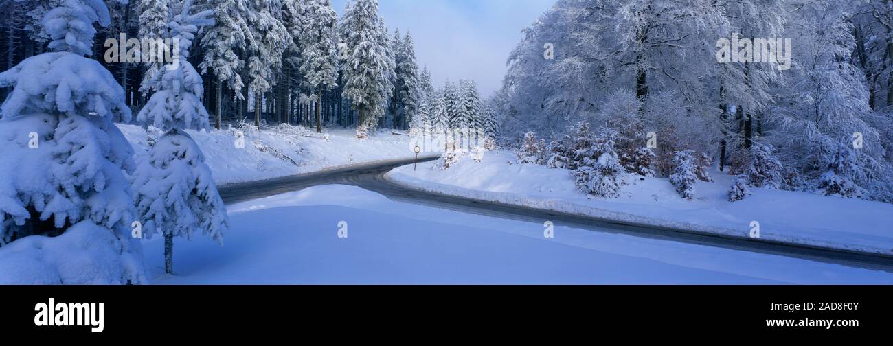 Roadway snow germany hi-res stock photography and images - Alamy