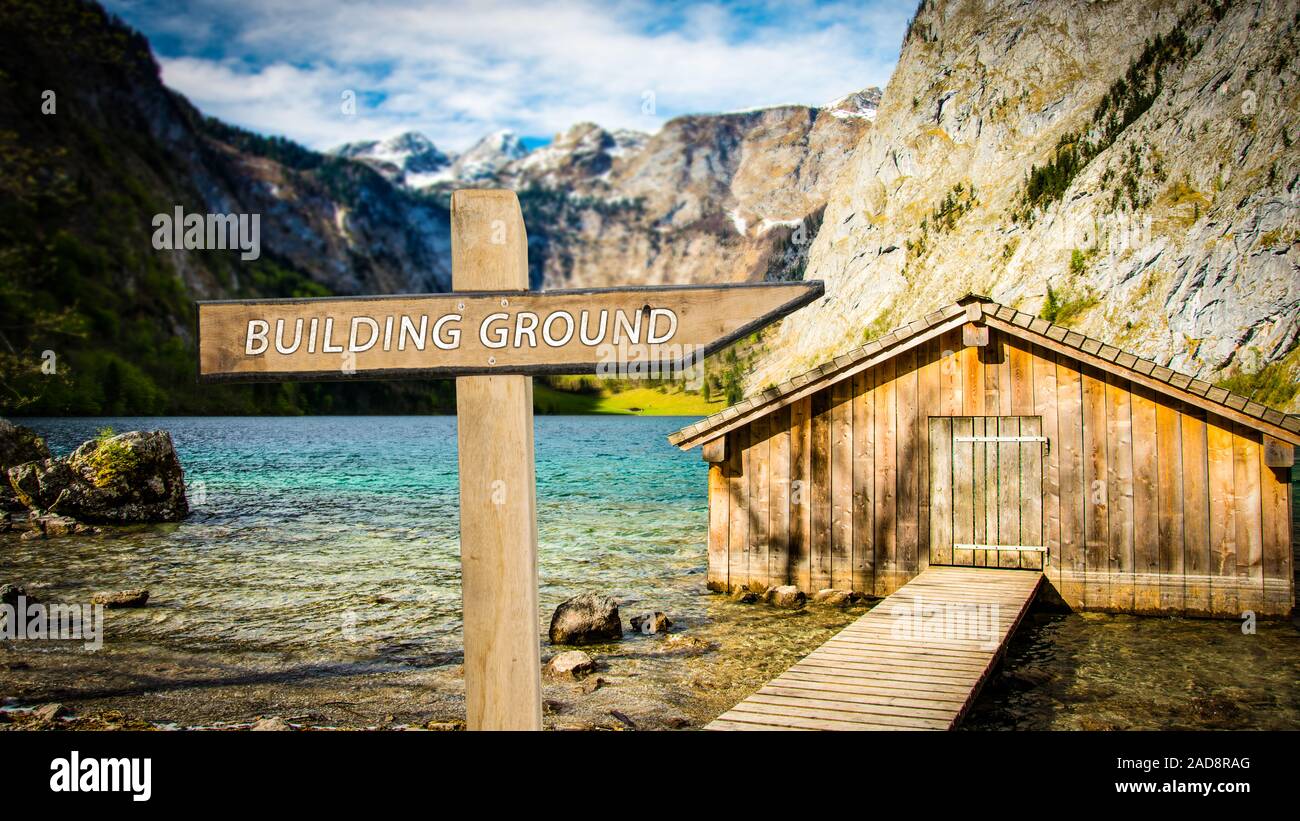 Street Sign BUILDING GROUND Stock Photo - Alamy