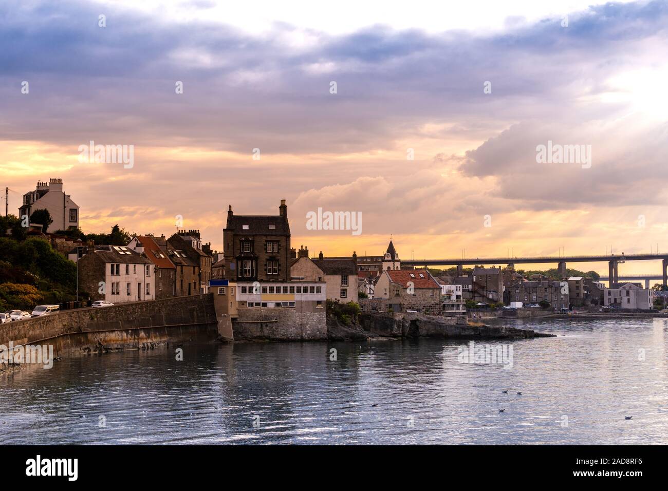 Beautiful sunset at The Forth road bridge and Queensferry crossing ...