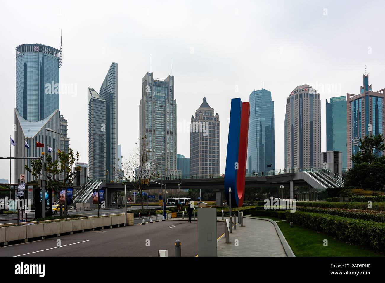 Living Scene on the Streets of Shanghai Stock Photo - Alamy
