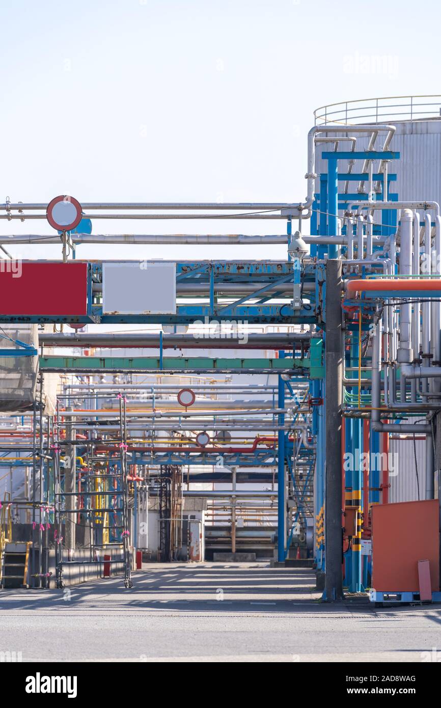 pipeline Chemical oil factory plant Stock Photo - Alamy