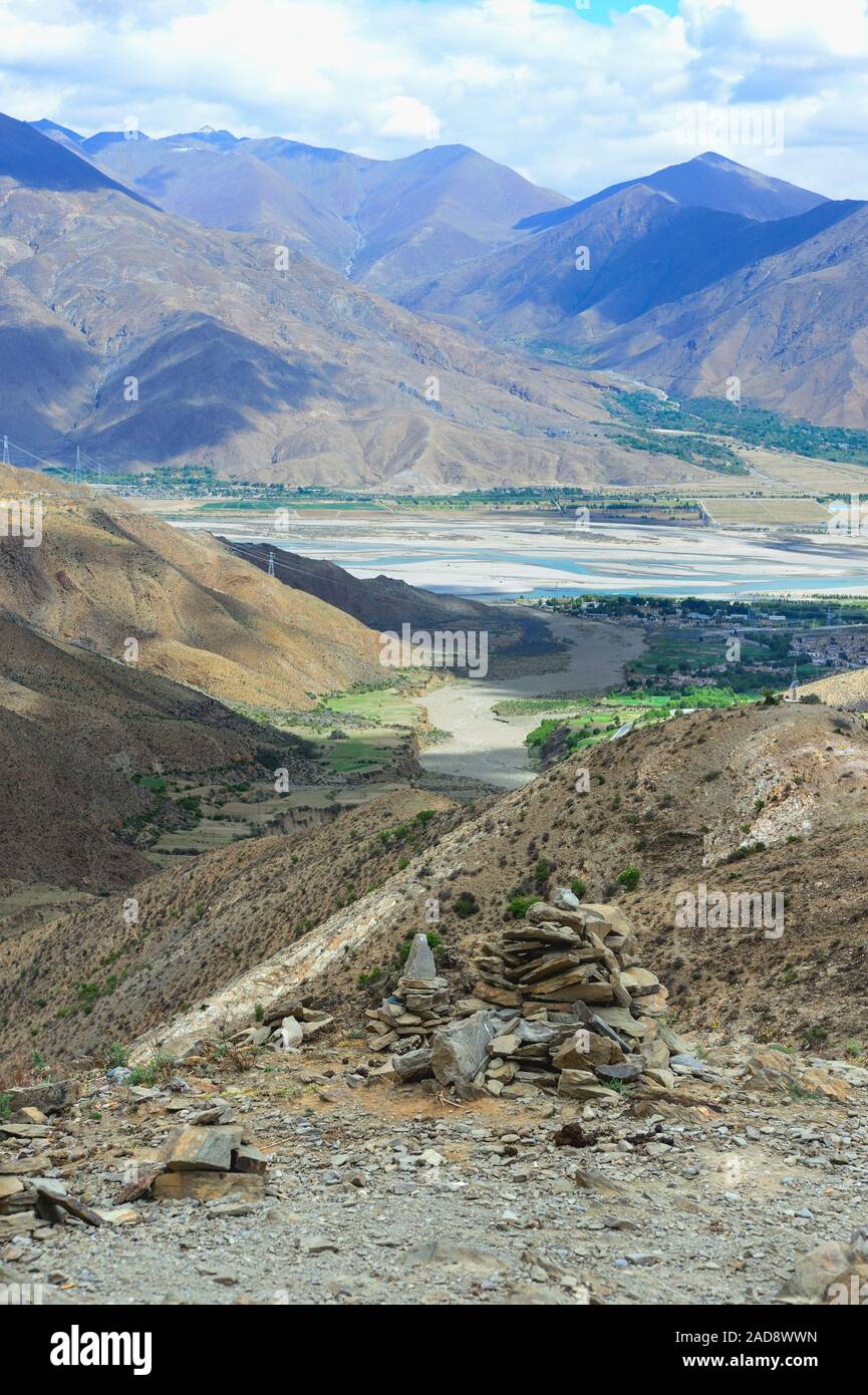 Brahmaputra river himalayan hi-res stock photography and images - Alamy