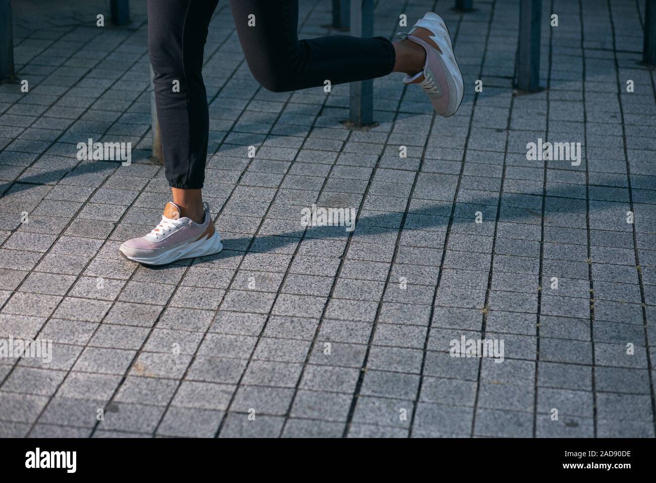 Lady legs hi-res stock photography and images - Alamy