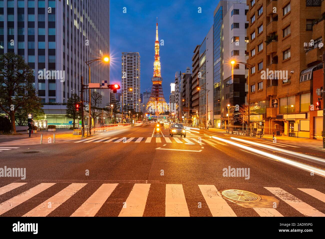 Tokyo tower illuminated sunset hi-res stock photography and images - Alamy