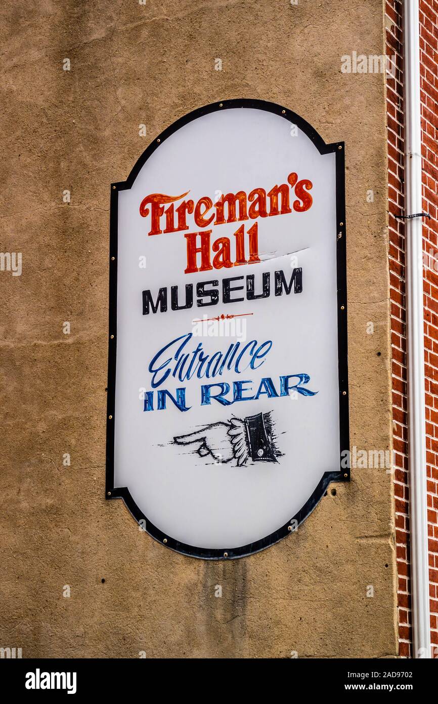 An entrance path going to the building of Pennsylvania, Philadelphia ...