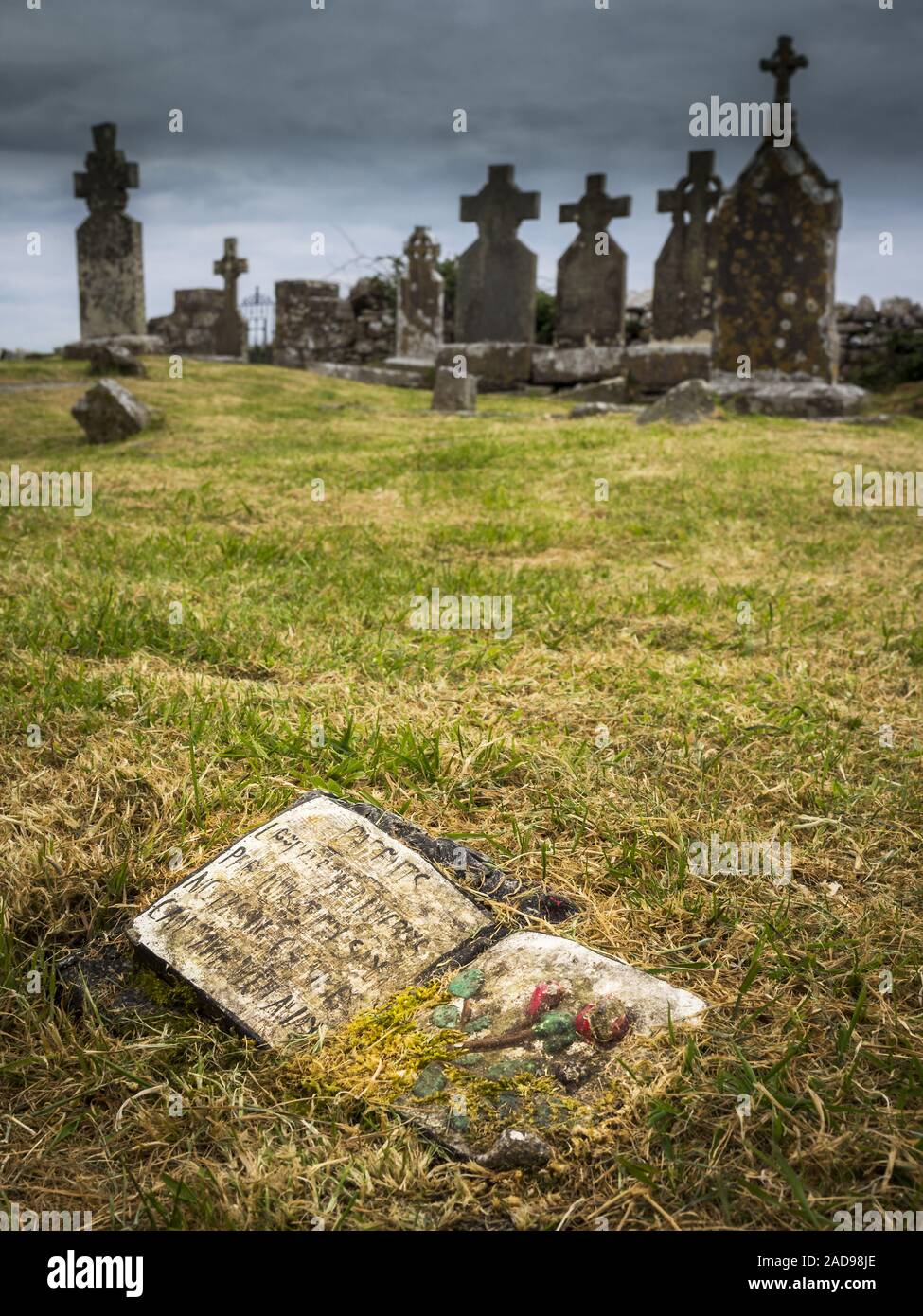 Celtic graveyard in Ireland Stock Photo - Alamy